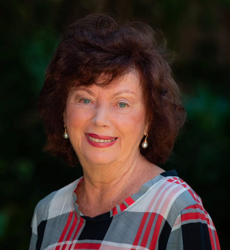 Biography - Diane Armstrong